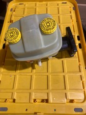 International Brake Master Cylinder Assembly W/ Reservoir 2517902C91 ...