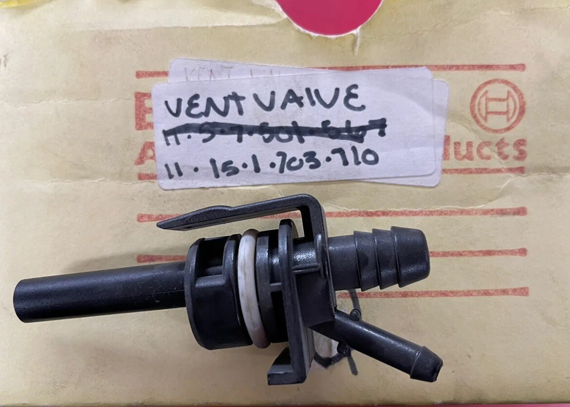BMW E36 E34 M50 S50 Crankcase Vent Hose Connector 11151703710 | eBay