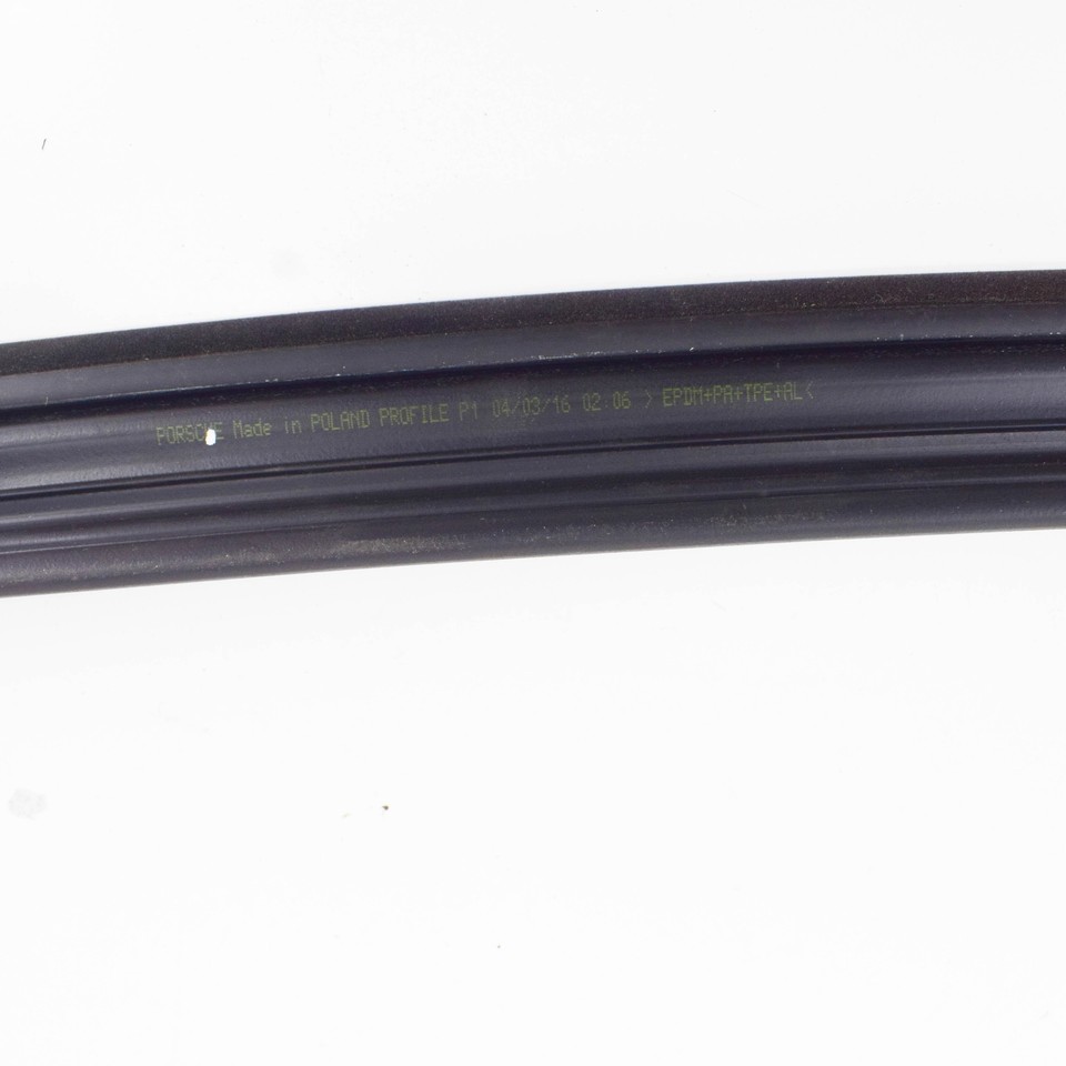 PORSCHE MACAN 95B Rear Right Door Window Guide 95B839432 3.00 Diesel ...