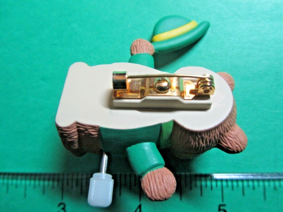 VINTAGE HALLMARK HAT TIPPING LEPRECHAUN BEAR ST PATRICK'S WIND-UP LAPEL ...