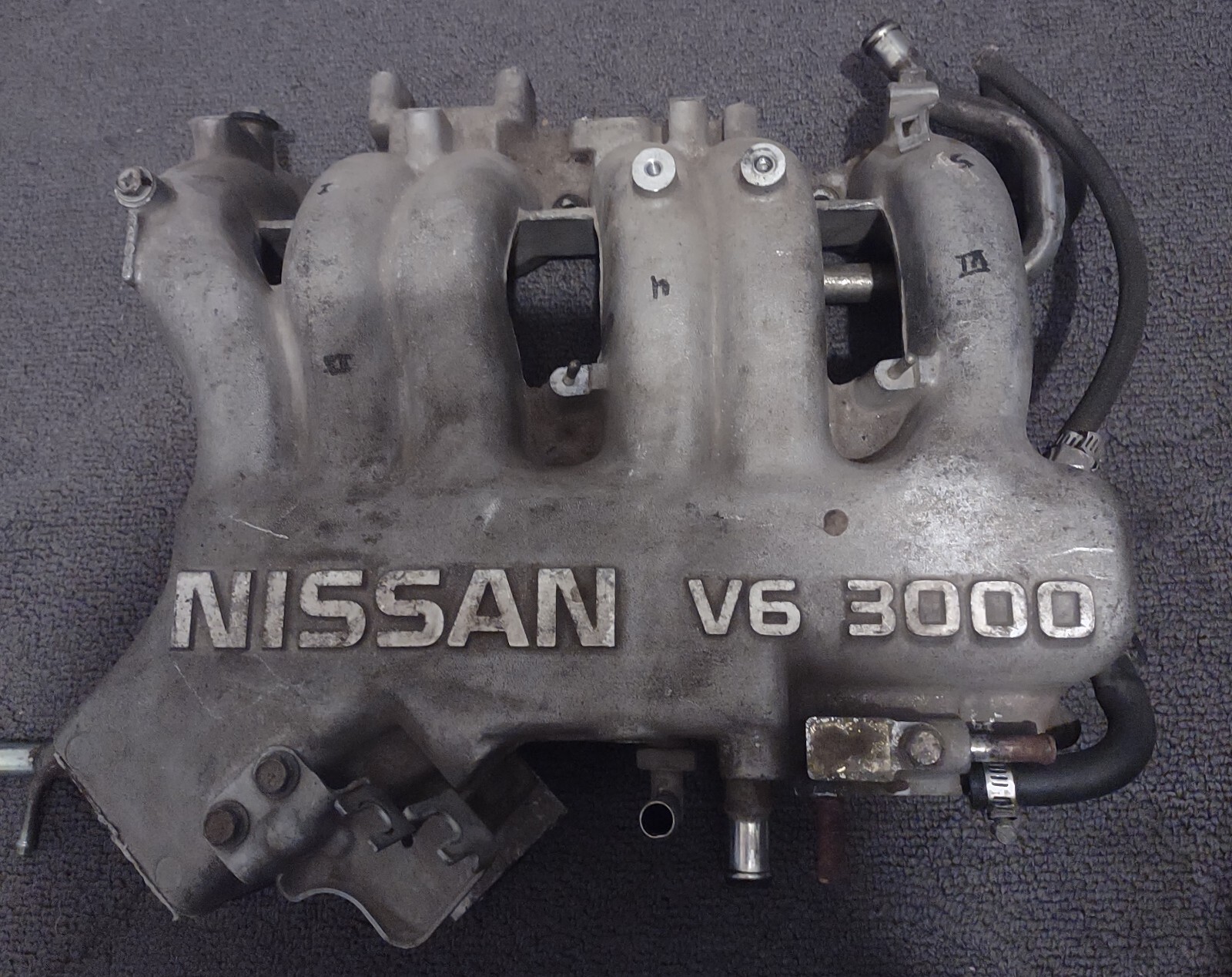 90-94 Nissan hardbody d21 3.0 intake manifold no physical damage | eBay