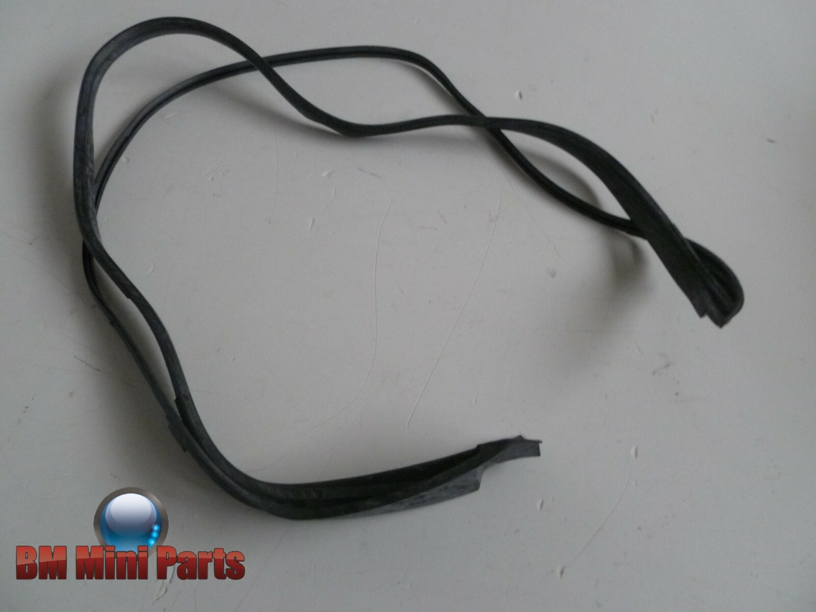 BMW E90 E91 3 Series Front Windscreen Window Seal Right Side O/s ...
