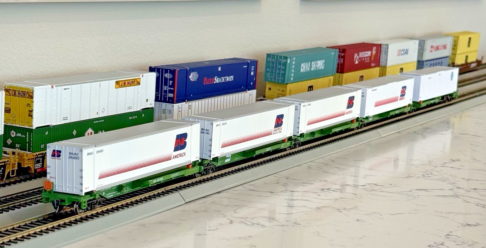 HO BN 5-unit Spine Car with 5x 48' Intermodal Containers Walthers | eBay