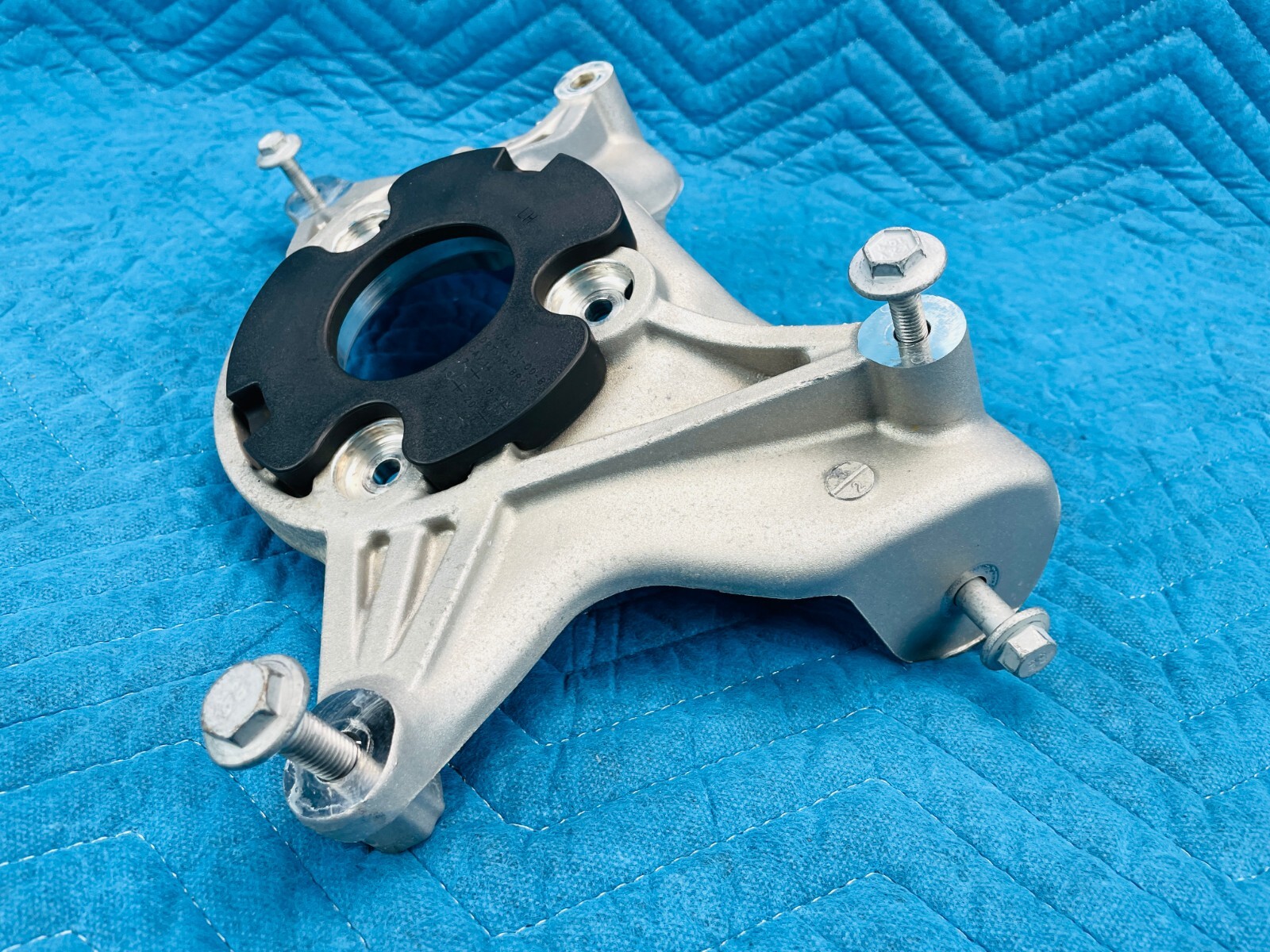 Tesla Model 3 Front Driver's Upper Strut Mount Bracket 24K 2017-2023 ...