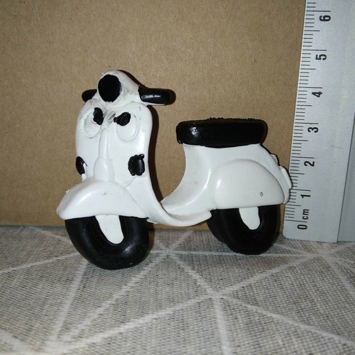 Figurine plastique PVC 1992 OU EST CHARLIE / WALDO ? - scooter - VESPA ...