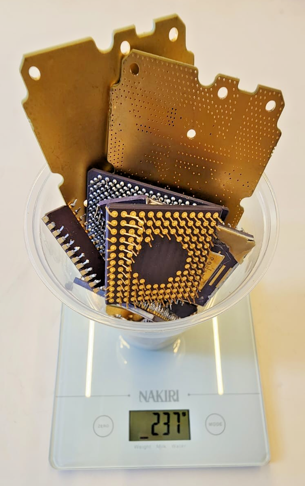 Gold Recovery Lot – Ceramic ICs CPUs RF Gold Plated Modules Scrap 237g ...