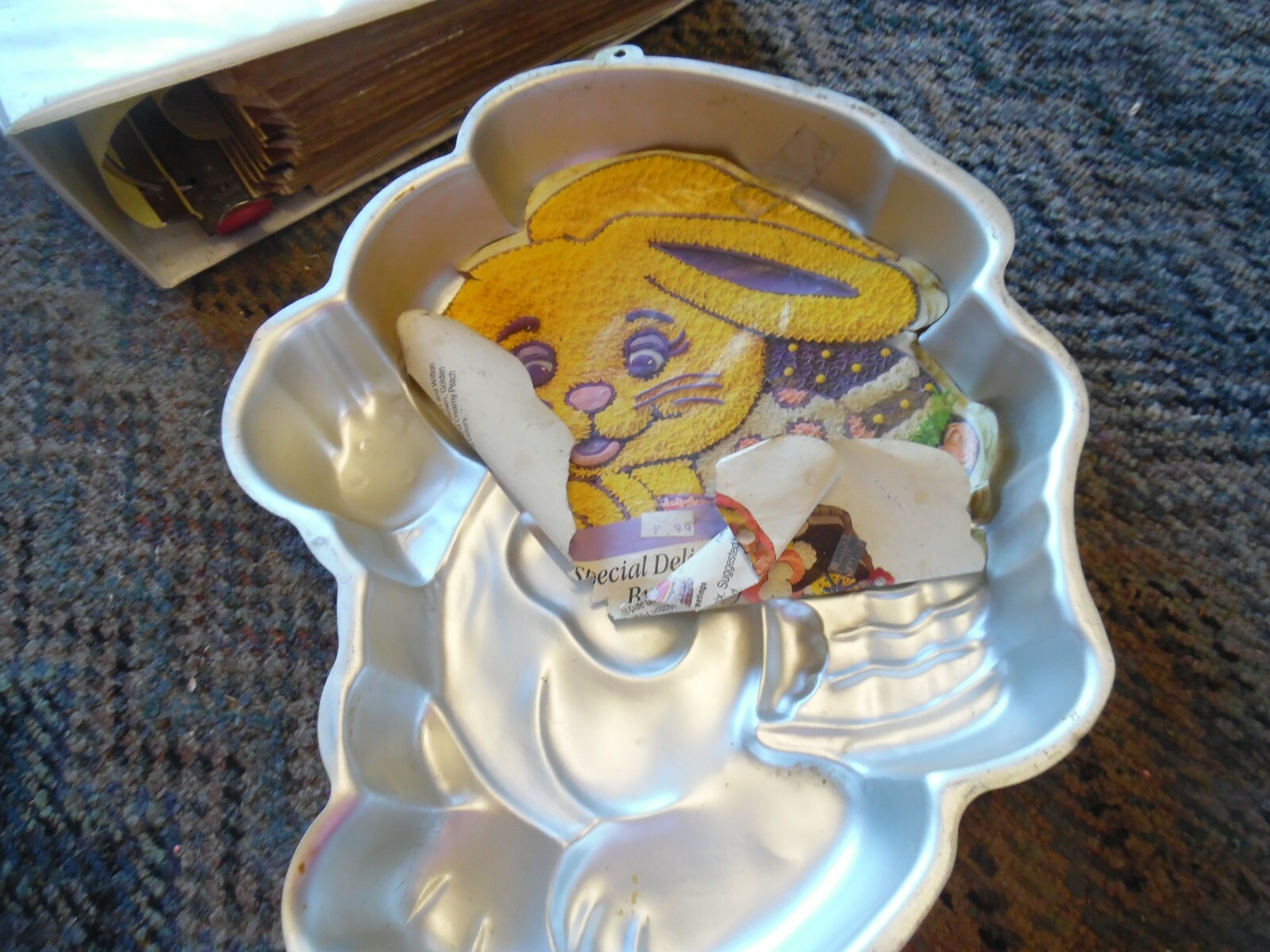 Vintage Wilton Special delivery bunny cake pan 2105-9001 insert Easter ...