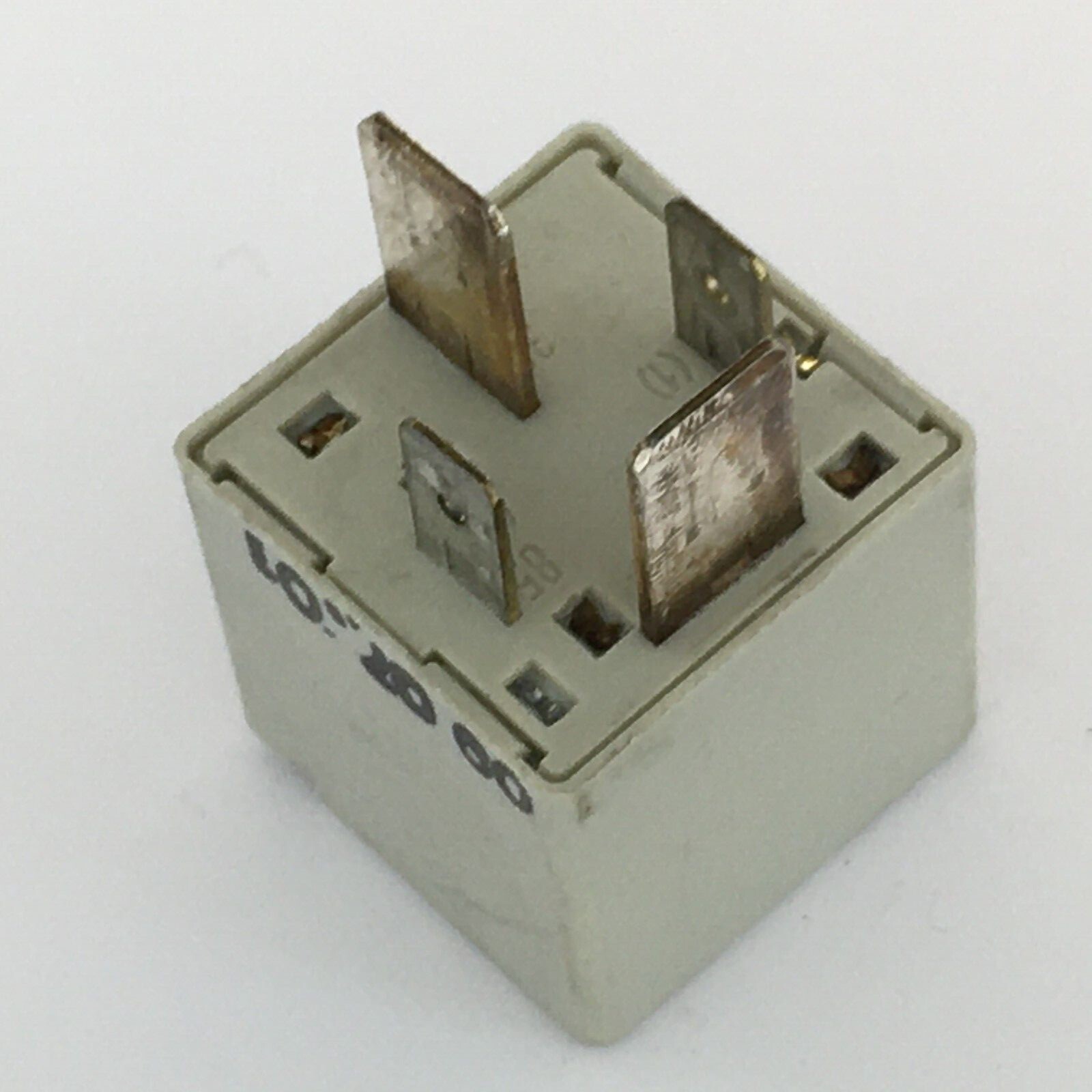 Genuine VW AG Relay 370 8D0951253 VW AUDI SKODA SEAT 8D0951253 | eBay