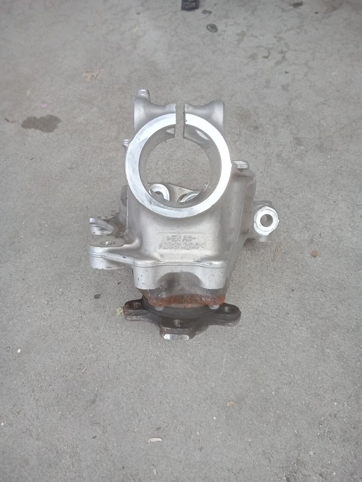 18-21 BMW 3 Series RWD G20 G21 Front right side spindle knuckle wheel ...
