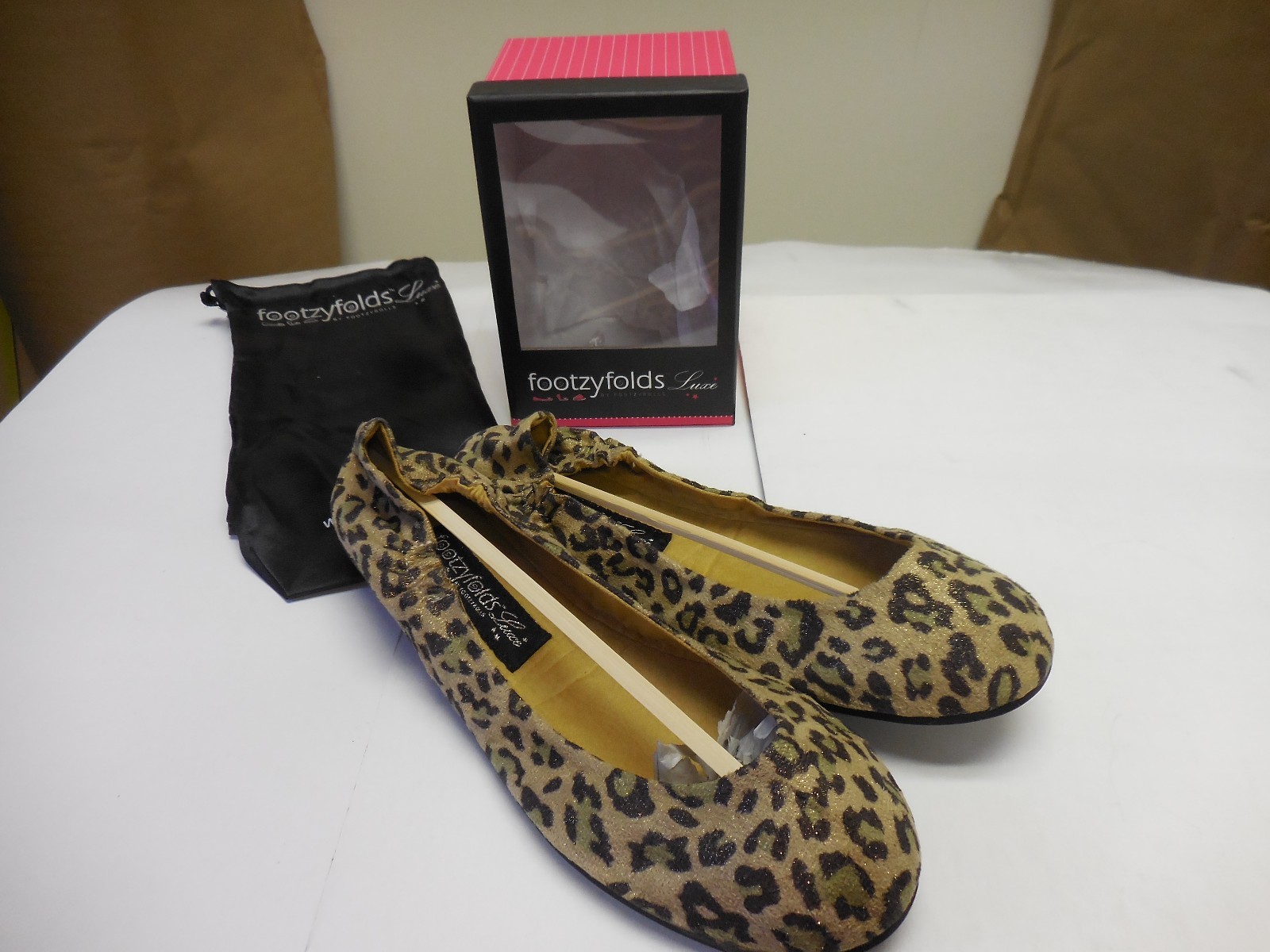 FootzyFolds Luxe By Footzyrolls Ladies Betsy Lepoard Sparkle Slippers S ...
