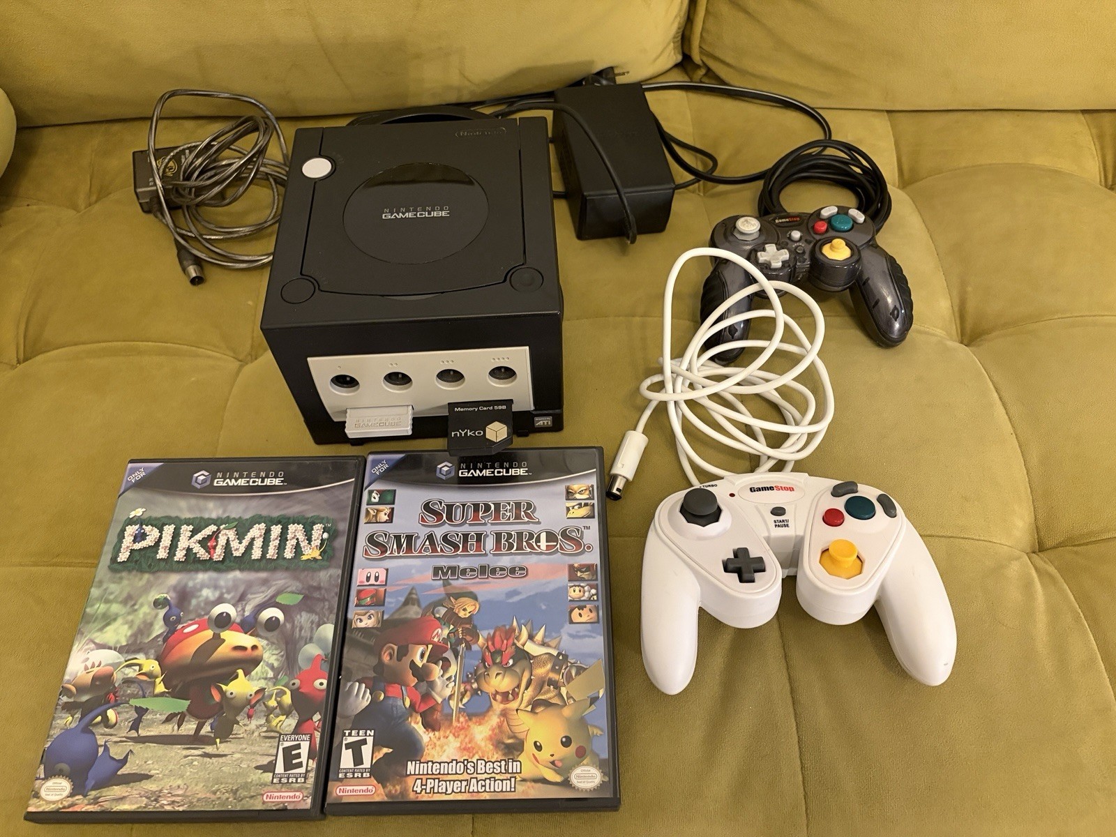 Nintendo GameCube Console Bundle Controllers, Smash Bros Melee & Pikmin ...