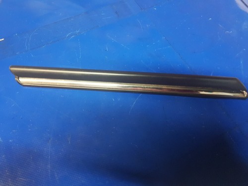 Mercedes W107 SL & SLC Left Hand Guard Trim midline: - 107 880 01 82 ...