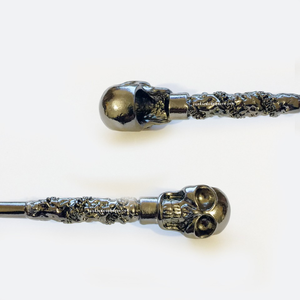 The Crypt Makeup Brushes & Handmade Coffin Case - Goth makeup Skull ...
