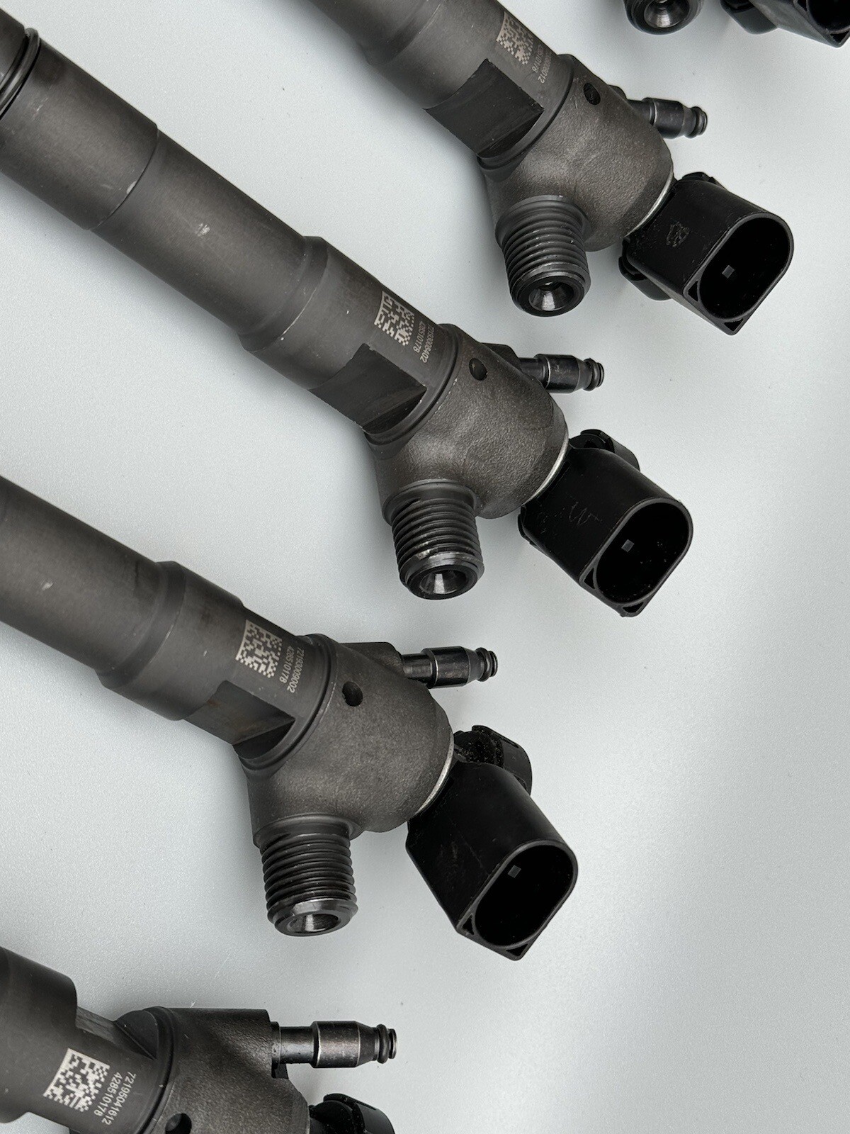 4x Fuel Injector Nozzle 28565337 04l130277bb VW Bus AUDI Seat SKODA ...