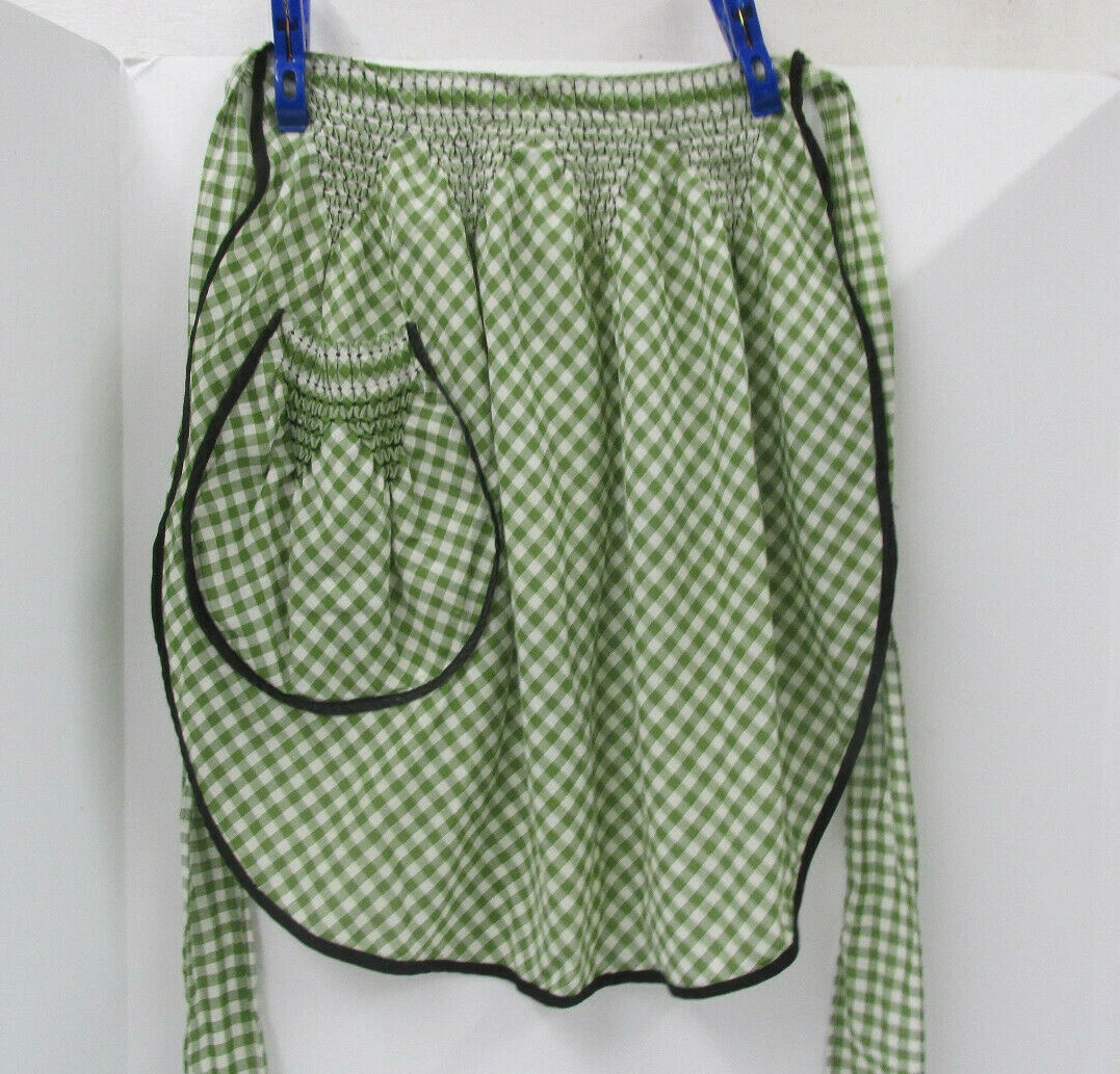 Pleated Half Apron Full