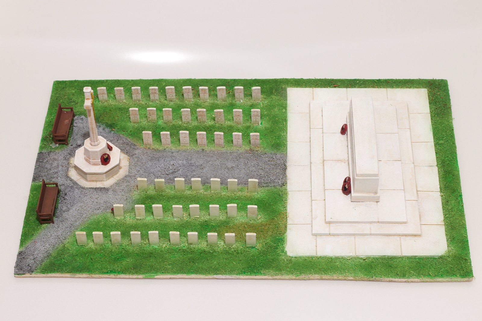 War Cemetery Monument & Grave Set OO GAUGE 1:76 Model Railway Scenery ...