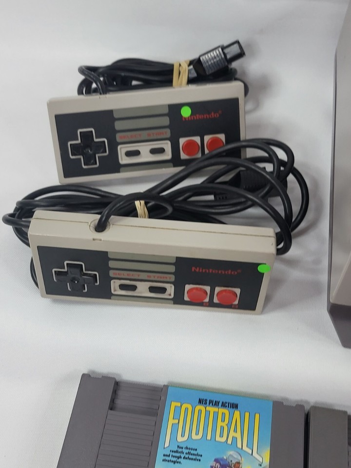 LOT Original NES Nintendo Console Bundle w/4 Controllers Zapper 14 ...