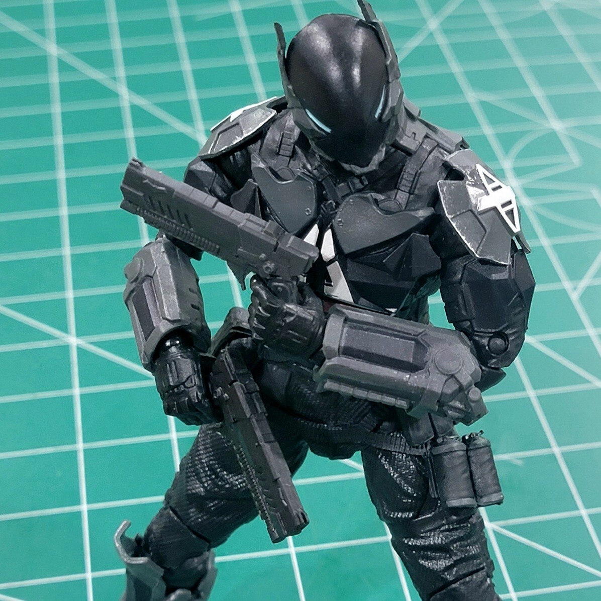 Custom Arsenal pack resin cast pistols redhood arkham knight mcfarlane ...