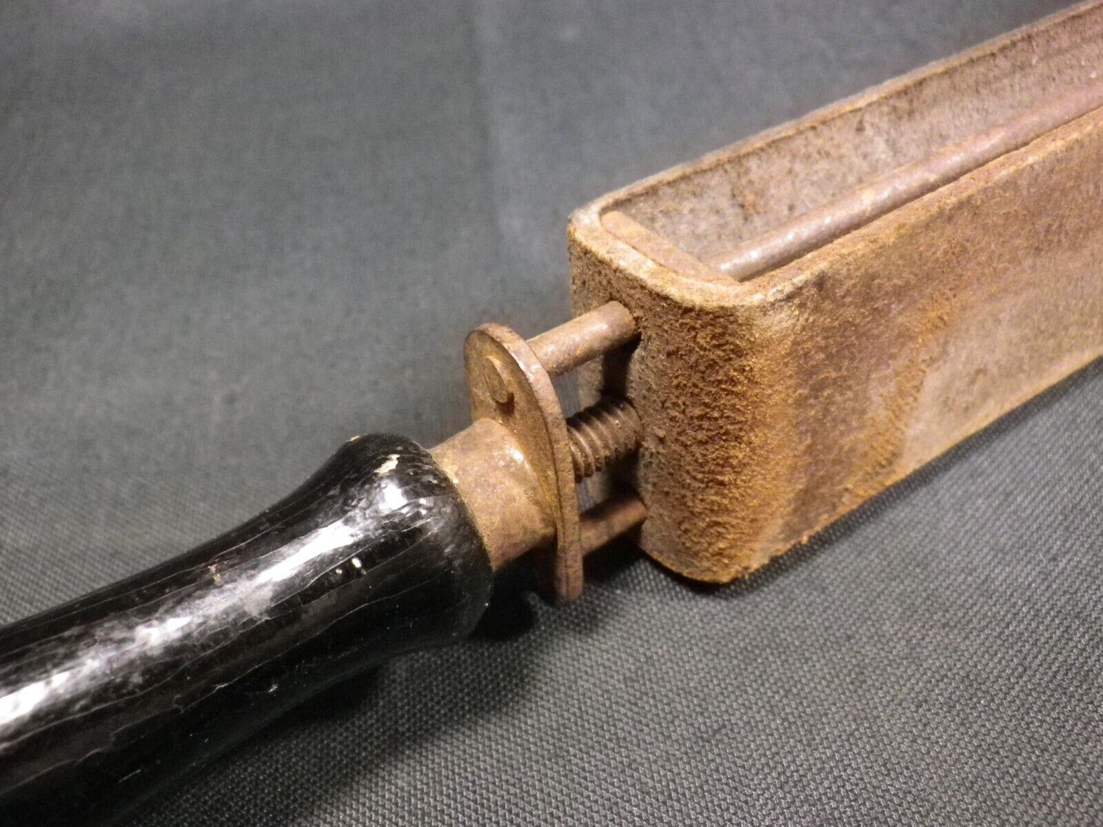 VINTAGE RETRO BARBER SHOP LEATHER BELT RAZOR SHARPENER | eBay