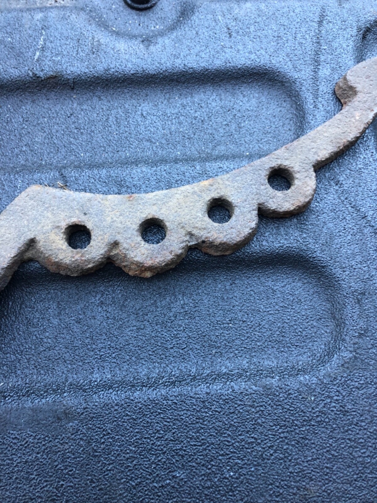 pair Salvaged Victorian cast iron roof cresting elements c1880 - 32” x ...