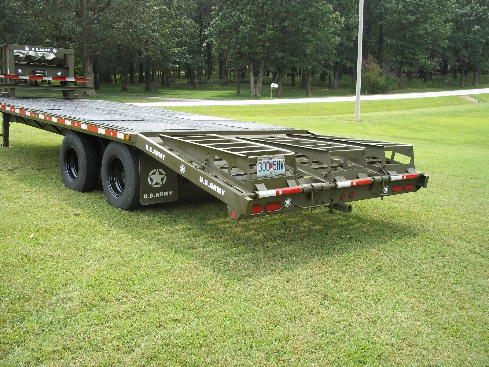 MILITARY THEME LOGO SET GOOSENECK FLATBED 25 + FT ARMY----- NO TRAILER ...
