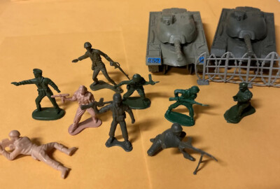 Vintage Plastic Army Men Toy Lot Mini Soliders Tan And Green 185 Pieces ...
