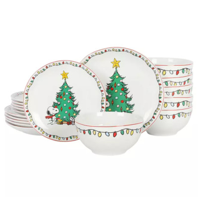 Peanuts Snoopy Holiday Christmas 18-Piece Ceramic Dinnerware Set New In ...