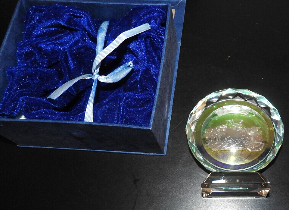 Vintage Niagara Falls Crystal Paperweight Plaque Figure Canada View w ...