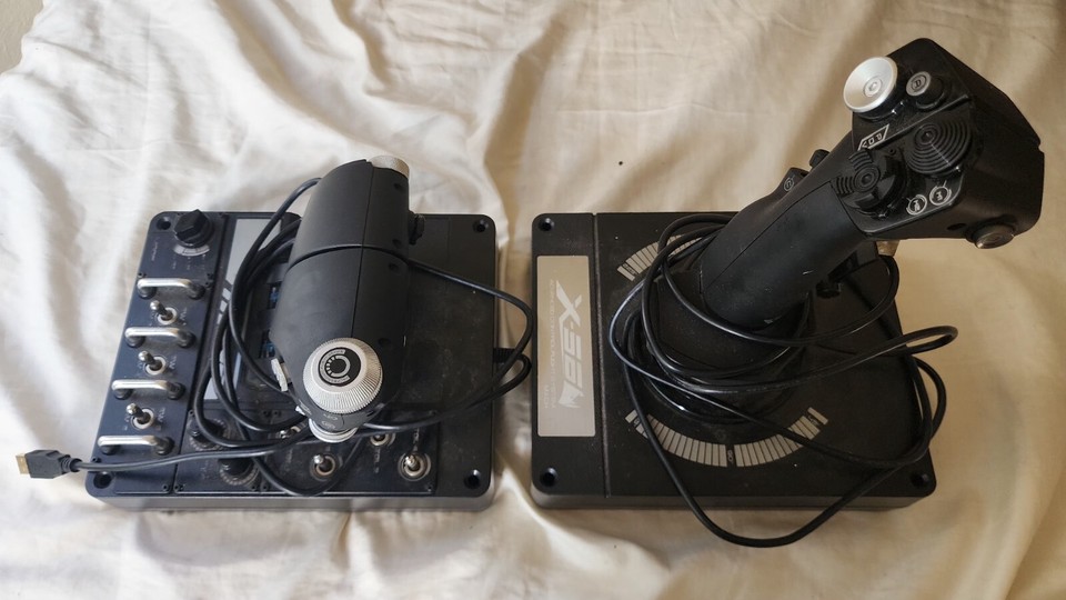 Logitech X56 H.o.t.a.s. RGB Throttle and Stick Simulation Controller ...