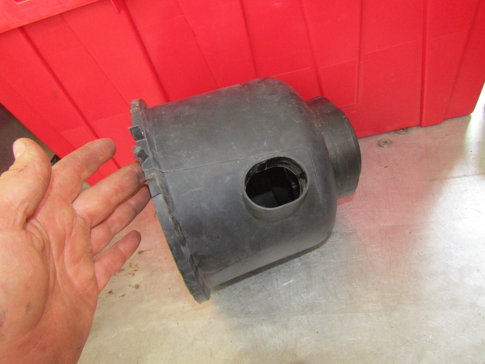 1999-2002 Ford Expedition 4.6L OEM mass air flow sensor housing 99 00 ...