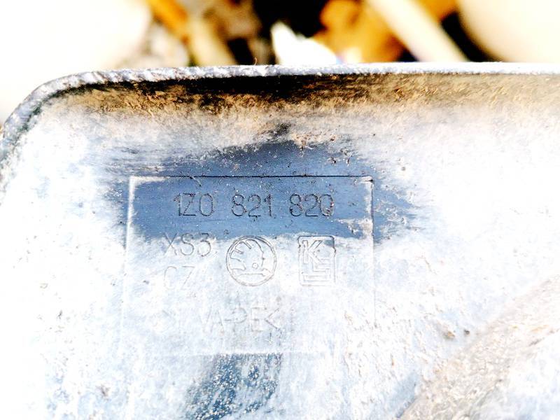 Skoda Octavia 2006 MudFlaps Front Right 1Z0821820, Genuine #1720926-17 ...