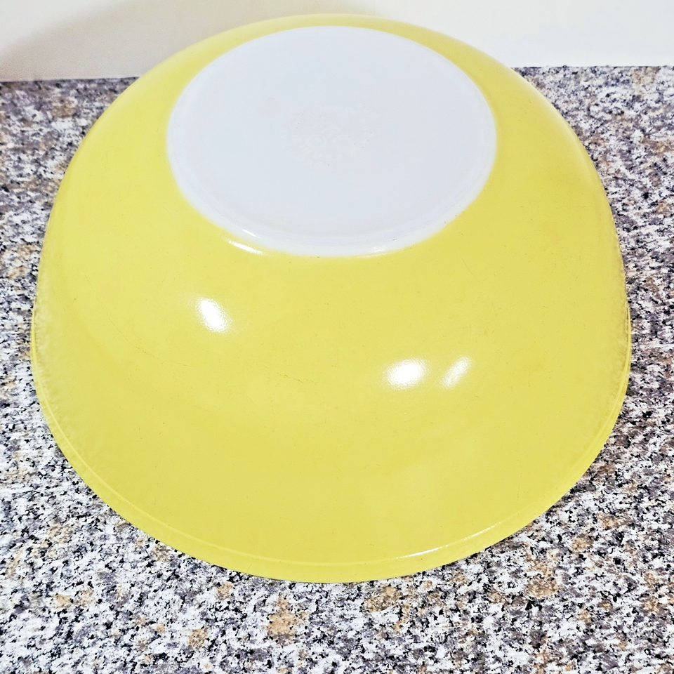 Vintage #404 Pyrex Large 10" Nesting Mixing Bowl Primary Color Yellow 4 ...