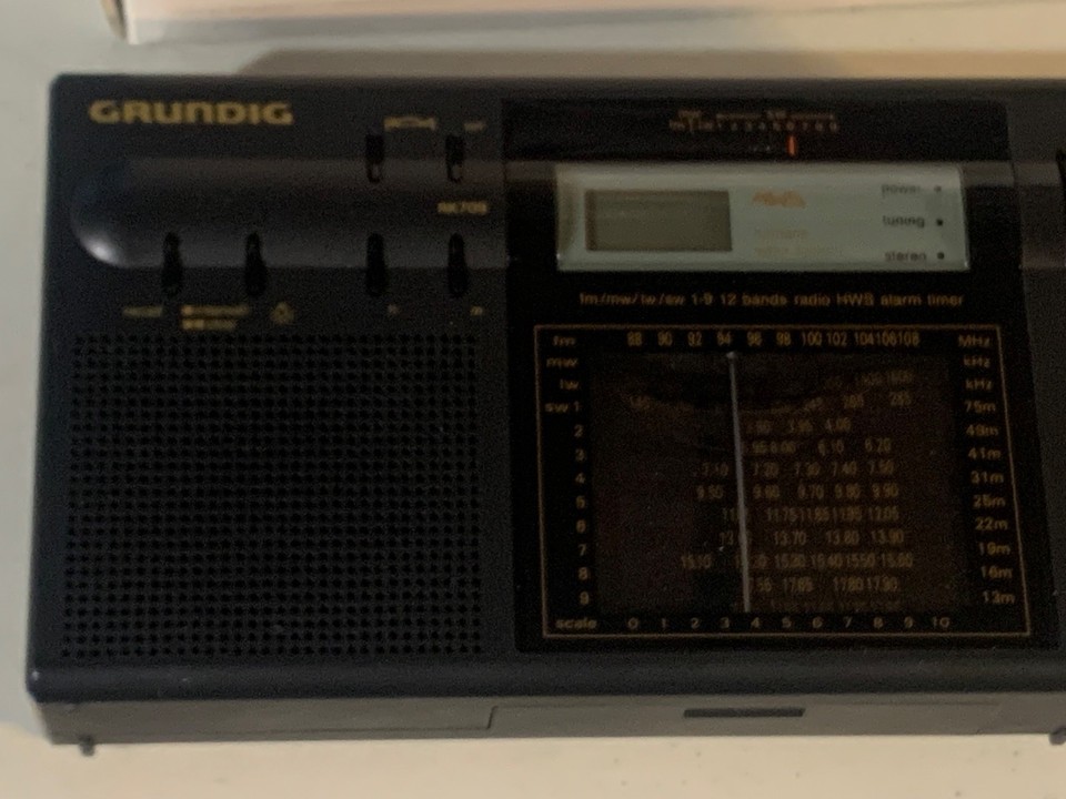 GRUNDIG World Band Receiver 12 Band Shortwave Radio RK-709, Listening ...