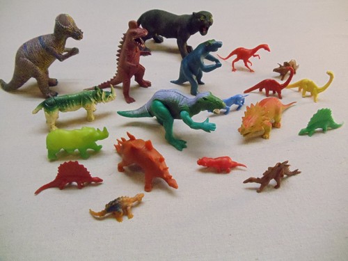 Large group of 18 Multi-Colored Dinosaurs Prehistoric Playset Various ...