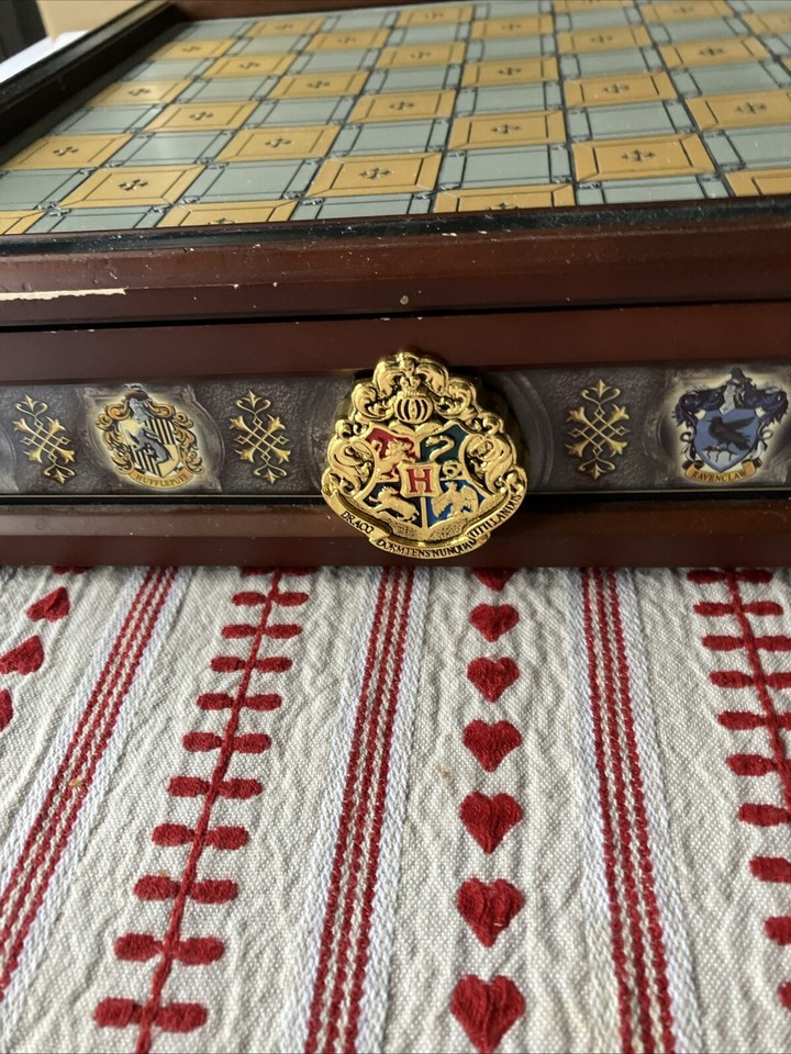 Harry Potter Hogwarts Chess Set Houses Quidditch Board Game | eBay