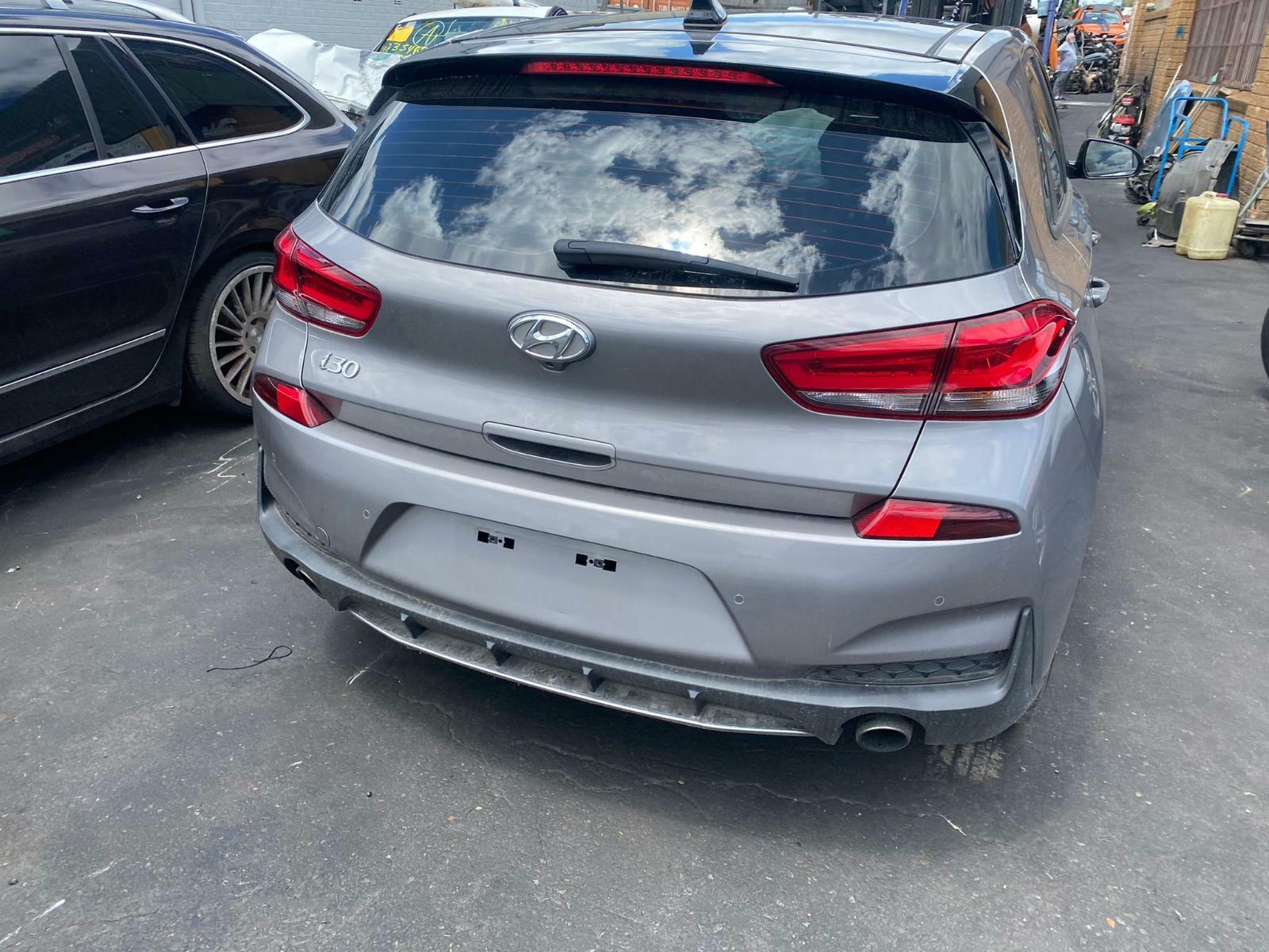 HYUNDAI I30 LOCK MECHANISM LEFT FRONT DOOR LOCK, PD, HATCH (S. KOREA ...