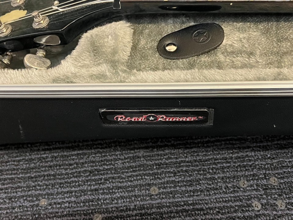 Epiphone DOT EB Semi-Hollowbody Electric Guitar & Road Runner Hard ...