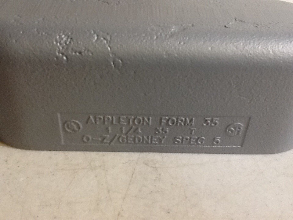 APPLETON T125-M Conduit Tee 1-1/4" Mall Iron Form 35 Unilets Condulet ...