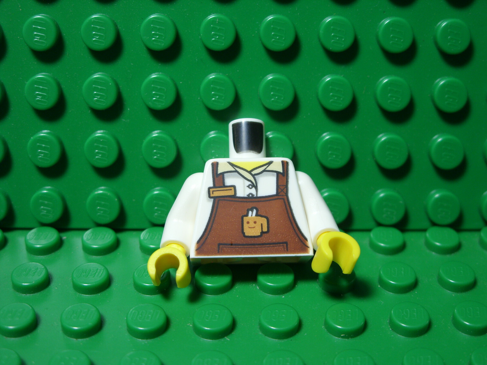 Lego NEW white torso -- apron pattern with pocket | eBay