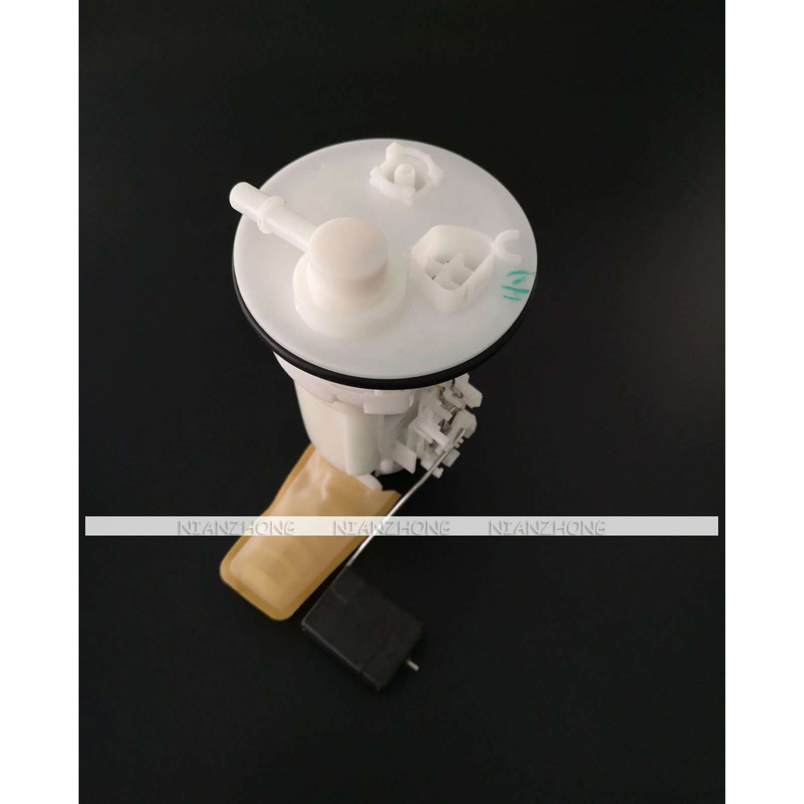 Fuel Pump Assembly 77020-12520 77020-12490 For Toyota Corolla NZE121 ...