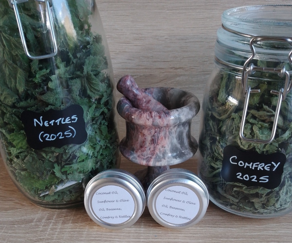 COMFREY & NETTLE CREAM. ((2 x 30ml TINS) . INFLAMMATION. DRY SKIN ...