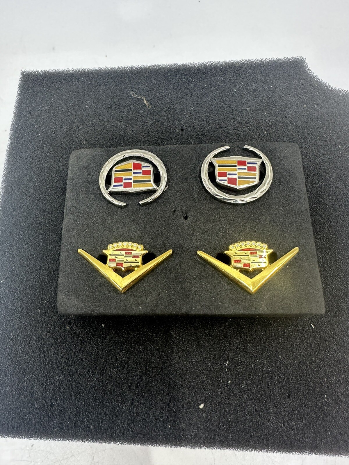 Vintage Official Classic Cadillac V Emblem And Circle… - Gem