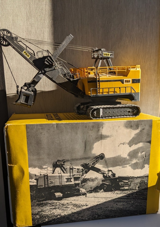 VINTAGE, CONRAD P&H 2800 ELECTRIC MINING SHOVEL SCALE 1:87 DIECAST, W ...