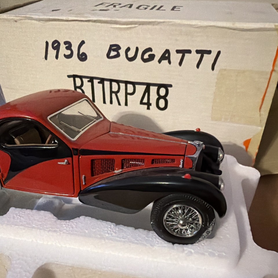 Franklin Mint 1936 Bugatti Type 57SC Diecast Model 1:24 Scale Red Black ...