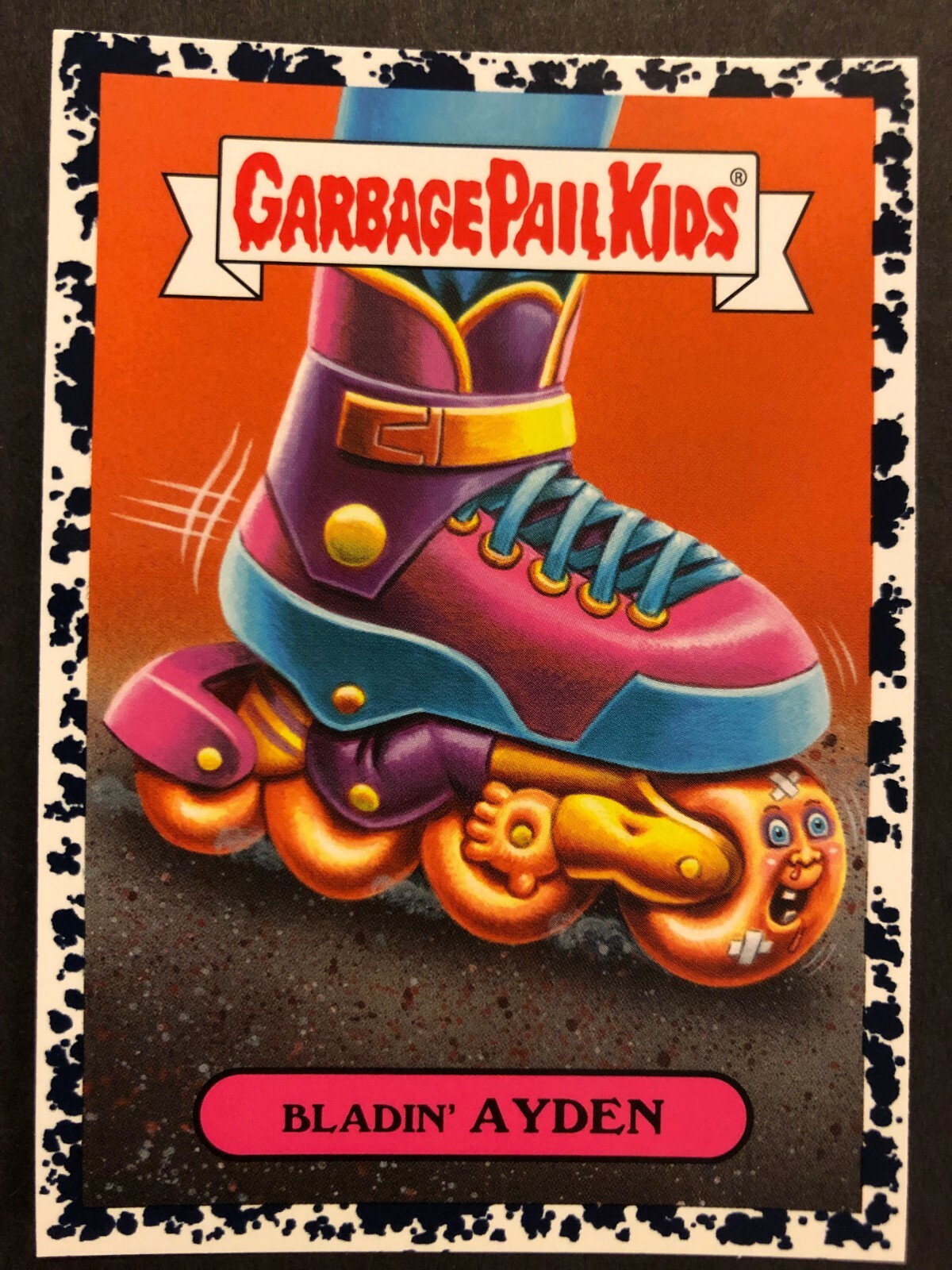 Garbage Pail Kids GPK 2019 We Hate the 90s BRUISED/BLACK Sticker/Card ...