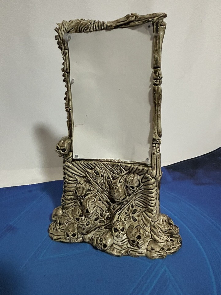 THE THING Norris Creature Movie Maniacs Mcfarlane Loose / No Figures ...