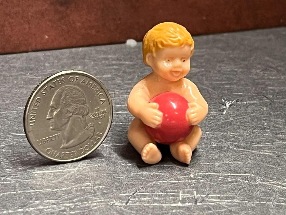 Dollhouse Miniature Sitting Baby Girl 1:12 one inch scale B314 Dollys ...