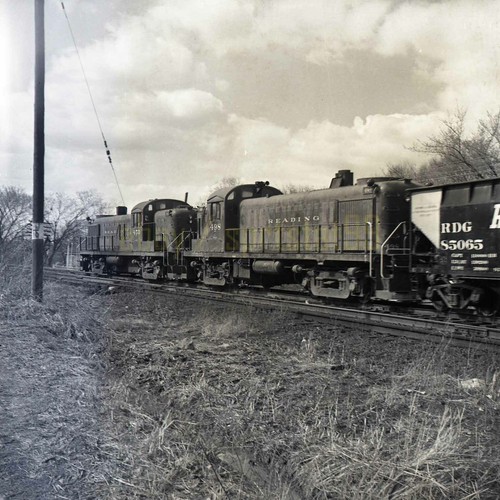 RDG Reading ALCO RS3 Locomotives #450 and #498 - Vintage Railroad ...