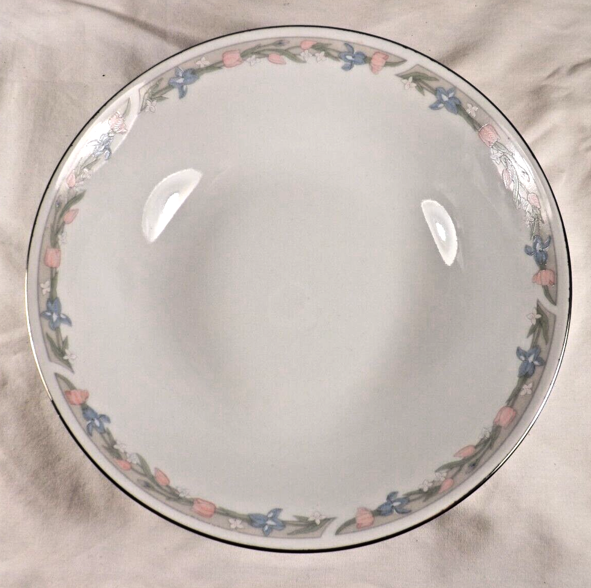 1 of Illusions By Excel Round Serving Bowl "Scene 1" Pattern 9.5" x 2. ...