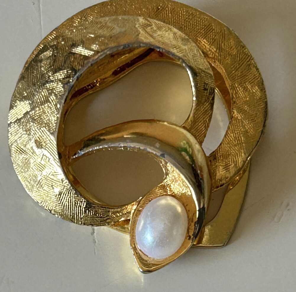 VINTAGE LIEBA USA SCARF SLIDE CLIP TEXTURED Gold TONE & FAUX PEARL | eBay